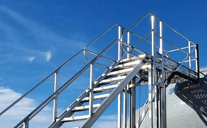 ReachDeck Platform: All-In-One Access for Heavy Plant & Aircraft