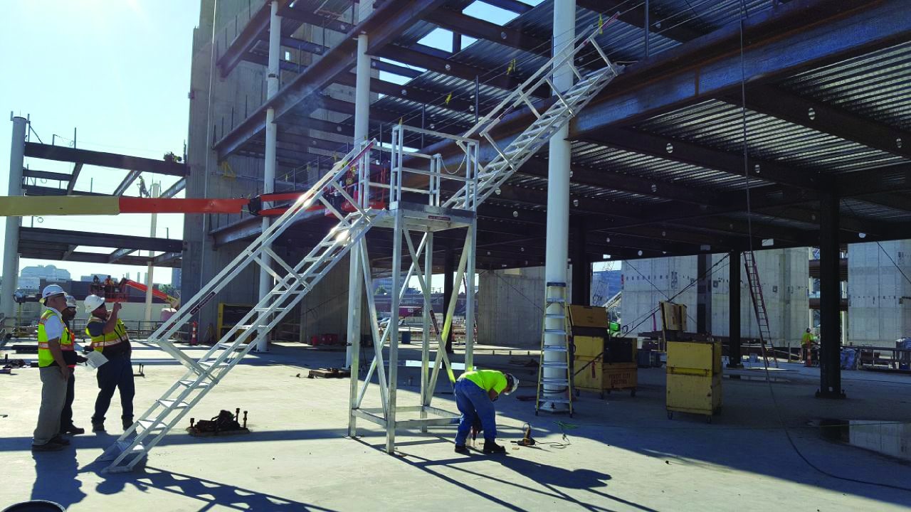 AdjustaStairs Mid Landing for Enhanced Access and Safety