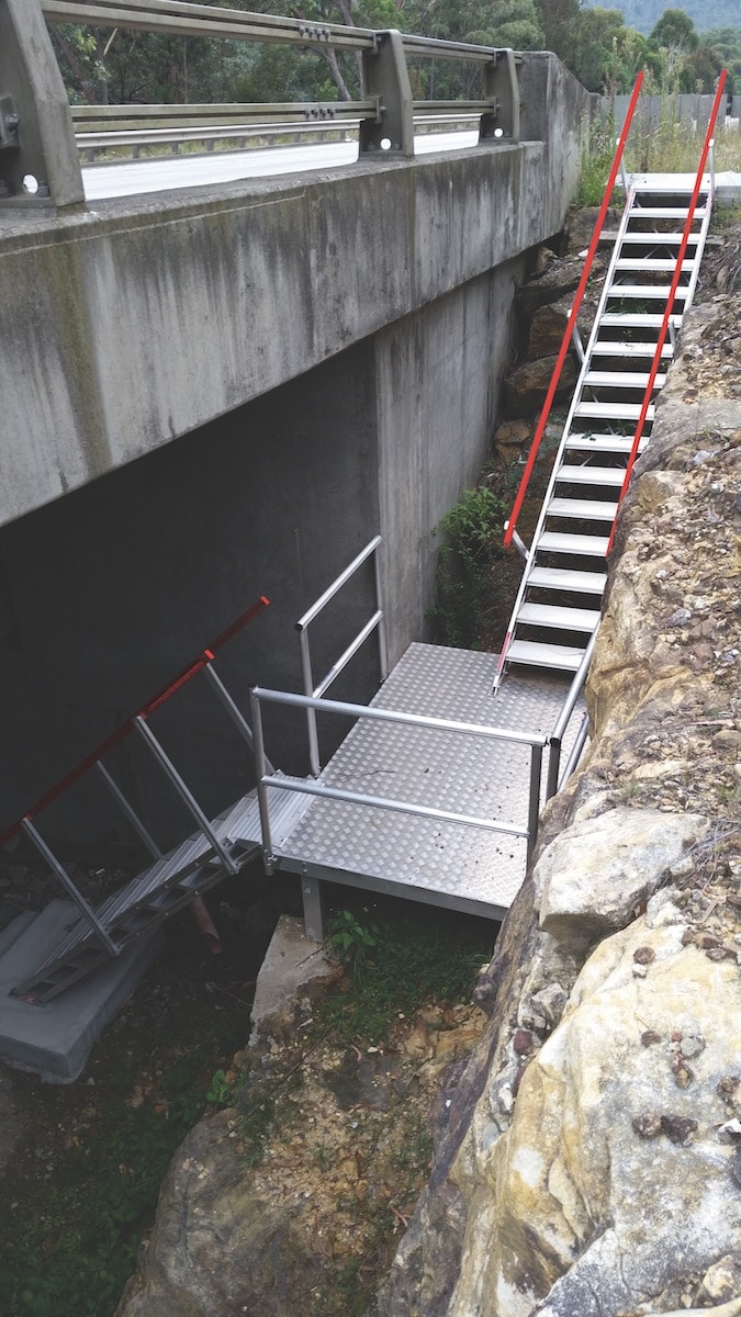 AdjustaStairs Mid Landing for Enhanced Access and Safety