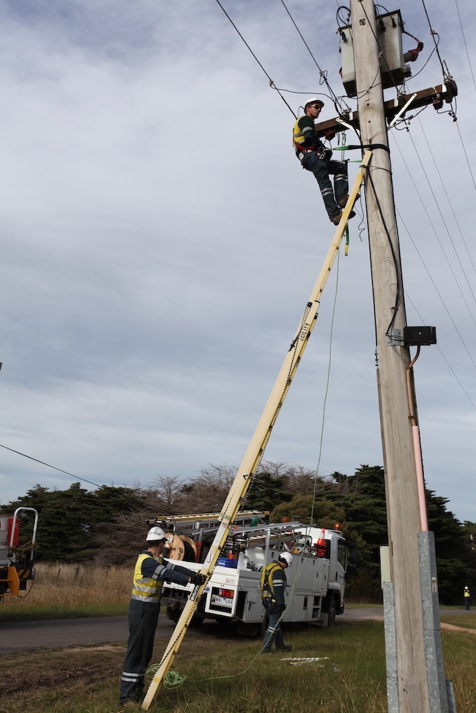 Powermaster Extension Ladder - FED by Safesmart