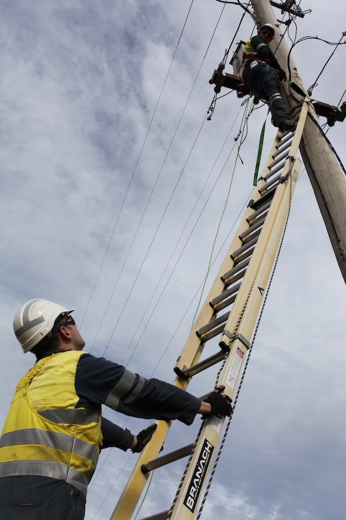 Powermaster Extension Ladder - FED by Safesmart